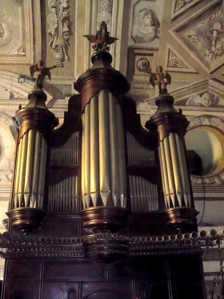 Reflections in Church | The Transcendental Tourist